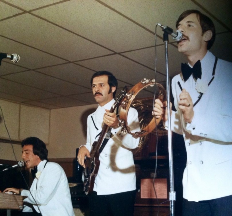 Bobby Beato – The leader of the band – the Reign Band - Hooked On ...