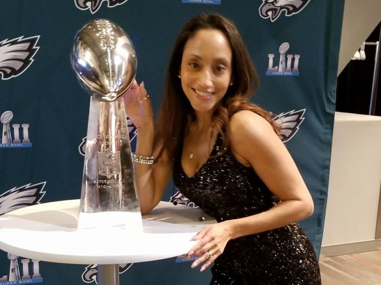 Felicia Rodriguez-Pendergrass and The Her Band - Hooked On Everything